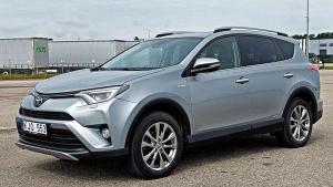 Toyota RAV4 2017 in Vilnius, with an engine capacity of 2.49 L and mileage of 135 thousand km for 18800 €, photo  on AUTOMOTO.COM.LV