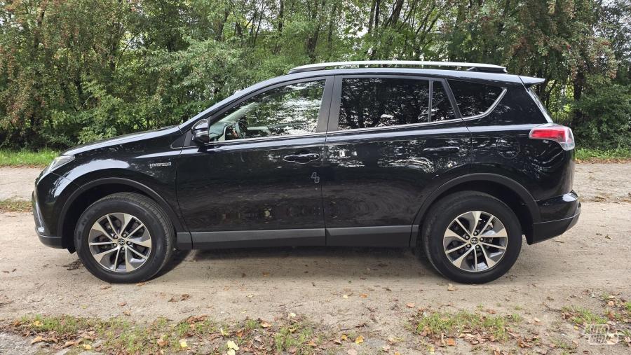 Toyota RAV4 2017 in Kaunas, with an engine capacity of 2.50 L and mileage of 238 thousand km for 15500 €, photo 9 on AUTOMOTO.COM.LV