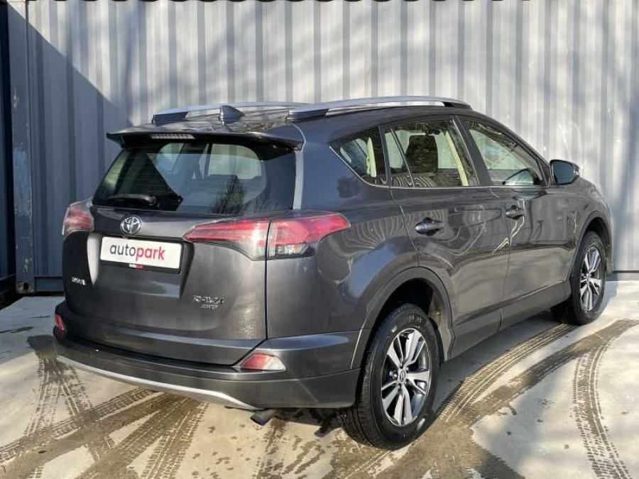 Toyota RAV4 2018 Viļņa, ar dzinēja tilpumu 1.99 L un nobraukumu 151 tūkst. km par 17500 €, foto 3 vietnē AUTOMOTO.COM.LV