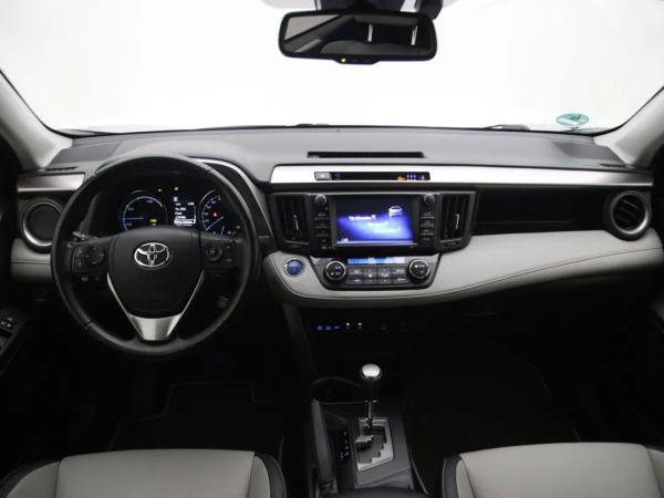 Toyota RAV4 2018 Viļņa, ar dzinēja tilpumu 2.50 L un nobraukumu 235 tūkst. km par 17799 €, foto 2 vietnē AUTOMOTO.COM.LV