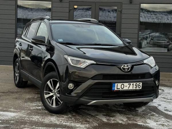 Toyota RAV4 2018 in Jelgava, with an engine capacity of 2.00 L and mileage of 106 thousand km for 11450 €, photo 1 on AUTOMOTO.COM.LV