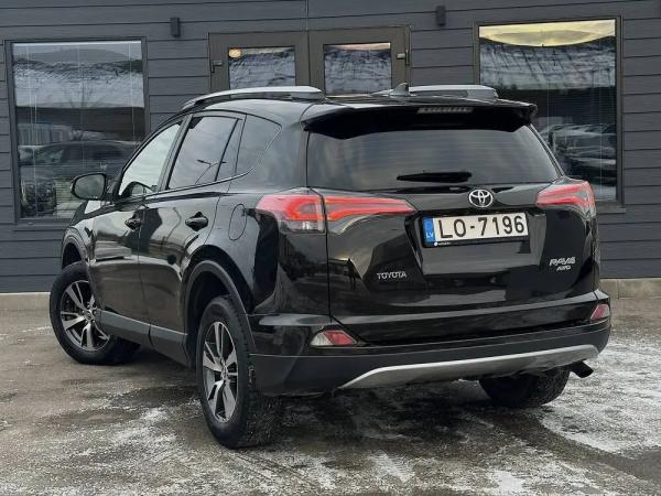 Toyota RAV4 2018 in Jelgava, with an engine capacity of 2.00 L and mileage of 106 thousand km for 11450 €, photo 2 on AUTOMOTO.COM.LV