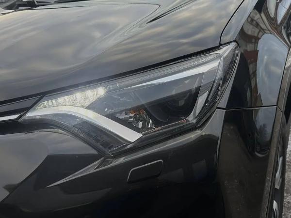 Toyota RAV4 2018 in Jelgava, with an engine capacity of 2.00 L and mileage of 106 thousand km for 11450 €, photo 6 on AUTOMOTO.COM.LV