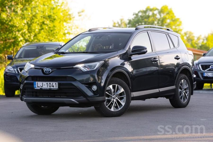 Toyota RAV4 2018 Rīga, ar dzinēja tilpumu 2.50 L un nobraukumu 188 tūkst. km par 15950 €, foto 1 vietnē AUTOMOTO.COM.LV