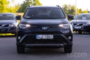 Toyota RAV4 2018 Rīga, ar dzinēja tilpumu 2.50 L un nobraukumu 188 tūkst. km par 15950 €, foto 3 vietnē AUTOMOTO.COM.LV