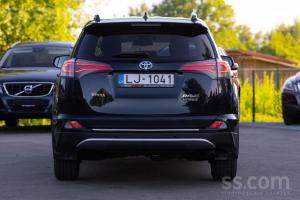 Toyota RAV4 2018 Rīga, ar dzinēja tilpumu 2.50 L un nobraukumu 188 tūkst. km par 15950 €, foto 6 vietnē AUTOMOTO.COM.LV