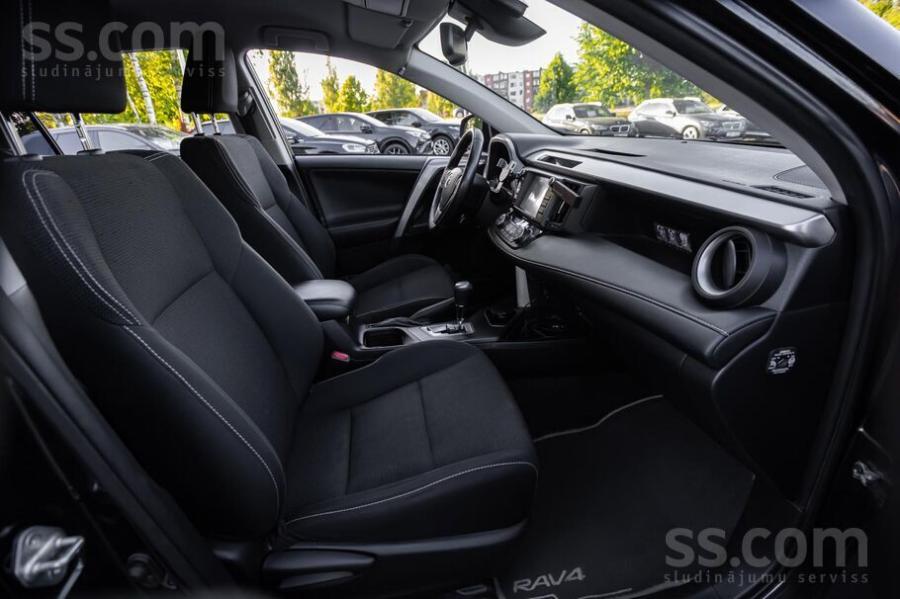 Toyota RAV4 2018 Rīga, ar dzinēja tilpumu 2.50 L un nobraukumu 188 tūkst. km par 15950 €, foto 10 vietnē AUTOMOTO.COM.LV