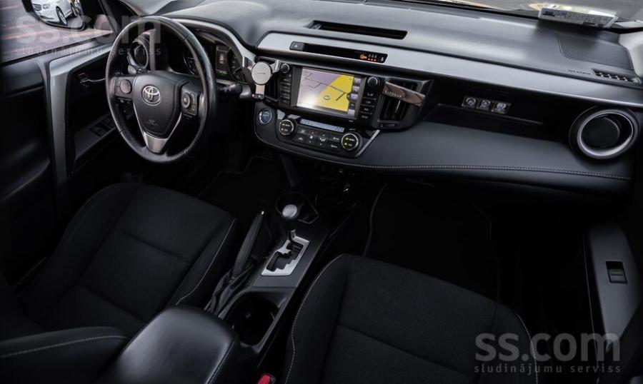 Toyota RAV4 2018 Rīga, ar dzinēja tilpumu 2.50 L un nobraukumu 188 tūkst. km par 15950 €, foto 12 vietnē AUTOMOTO.COM.LV