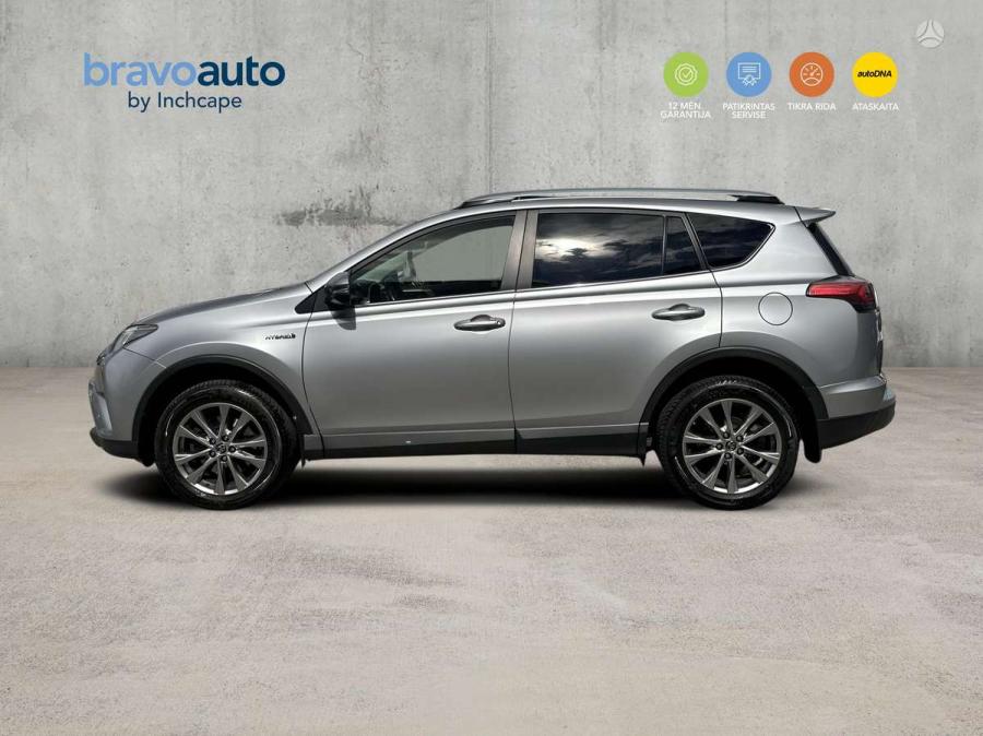 Toyota RAV4 2018 in Kaunas, with an engine capacity of 2.50 L and mileage of 135 thousand km for 19771 €, photo 3 on AUTOMOTO.COM.LV
