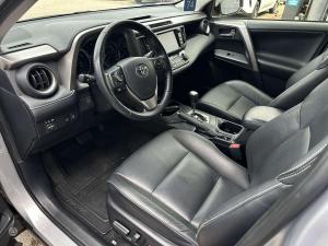 Toyota RAV4 2018 in Kaunas, with an engine capacity of 2.50 L and mileage of 135 thousand km for 19771 €, photo 10 on AUTOMOTO.COM.LV