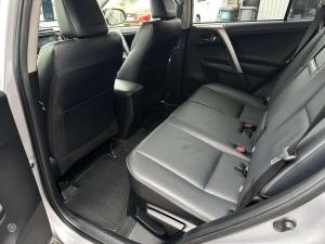 Toyota RAV4 2018 in Kaunas, with an engine capacity of 2.50 L and mileage of 135 thousand km for 19771 €, photo 12 on AUTOMOTO.COM.LV