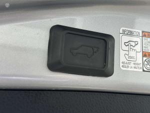 Toyota RAV4 2018 in Kaunas, with an engine capacity of 2.50 L and mileage of 135 thousand km for 19771 €, photo 16 on AUTOMOTO.COM.LV