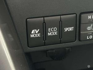 Toyota RAV4 2018 in Kaunas, with an engine capacity of 2.50 L and mileage of 135 thousand km for 19771 €, photo 30 on AUTOMOTO.COM.LV
