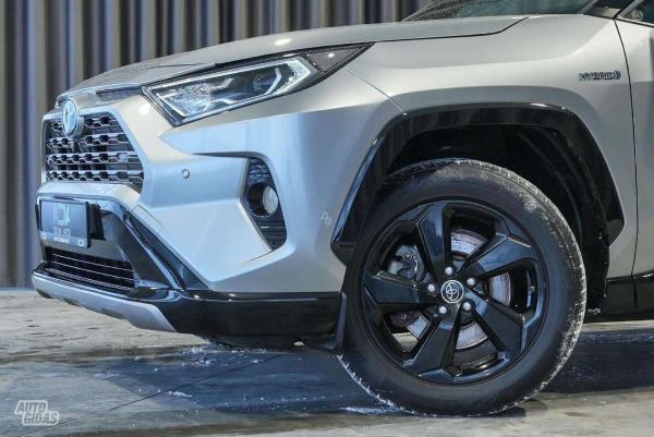 Toyota RAV4 2019 in Marijampole, with an engine capacity of 2.50 L and mileage of 214 thousand km for 23450 €, photo 6 on AUTOMOTO.COM.LV
