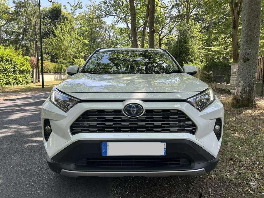Toyota RAV4 2019 Tauragė, ar dzinēja tilpumu 2.49 L un nobraukumu 289 tūkst. km par 17200 €, foto 1 vietnē AUTOMOTO.COM.LV