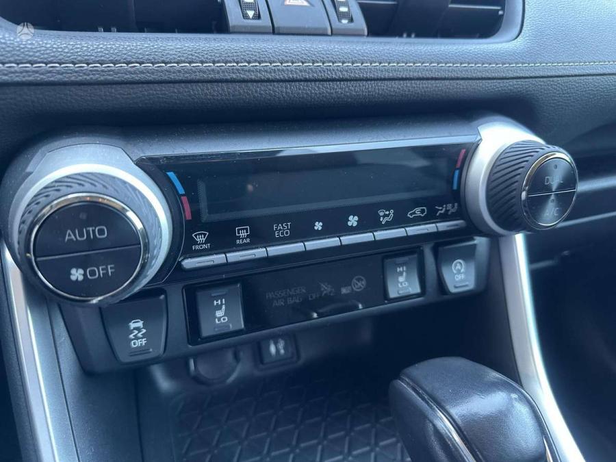 Toyota RAV4 2019 in Klaipeda, with an engine capacity of 2.00 L and mileage of 119 thousand km for 22900 €, photo 21 on AUTOMOTO.COM.LV