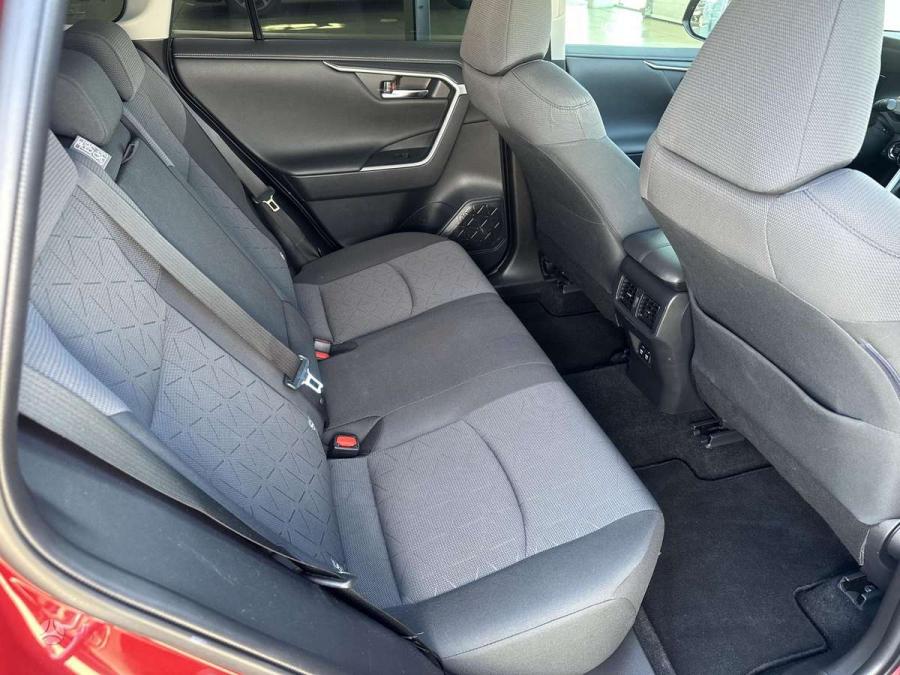 Toyota RAV4 2019 in Klaipeda, with an engine capacity of 2.00 L and mileage of 119 thousand km for 22900 €, photo 24 on AUTOMOTO.COM.LV