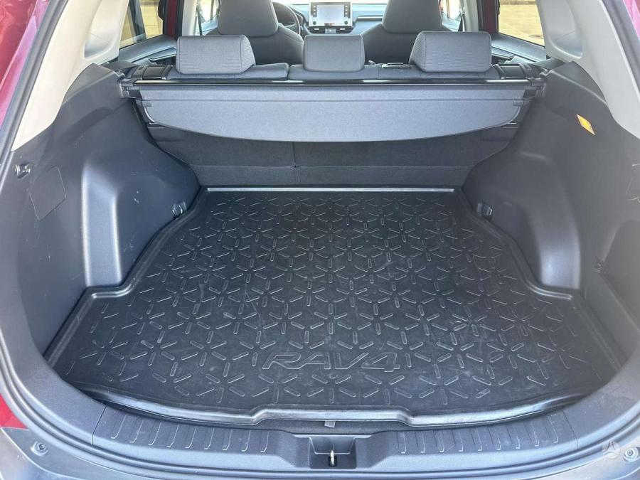 Toyota RAV4 2019 in Klaipeda, with an engine capacity of 2.00 L and mileage of 119 thousand km for 22900 €, photo 26 on AUTOMOTO.COM.LV