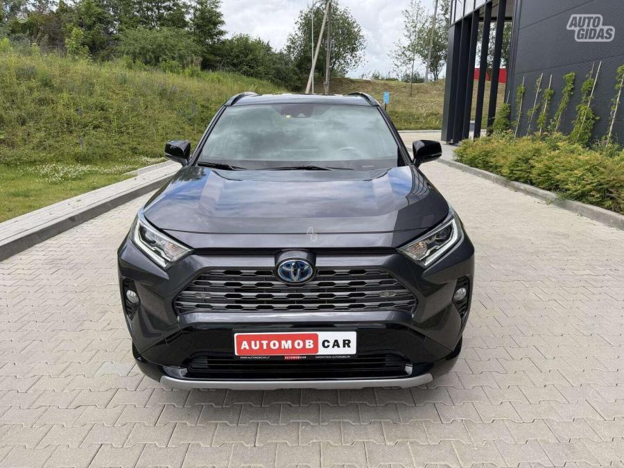 Toyota RAV4 2019 in Vilnius, with an engine capacity of 2.50 L and mileage of 42 thousand km for 29300 €, photo 5 on AUTOMOTO.COM.LV