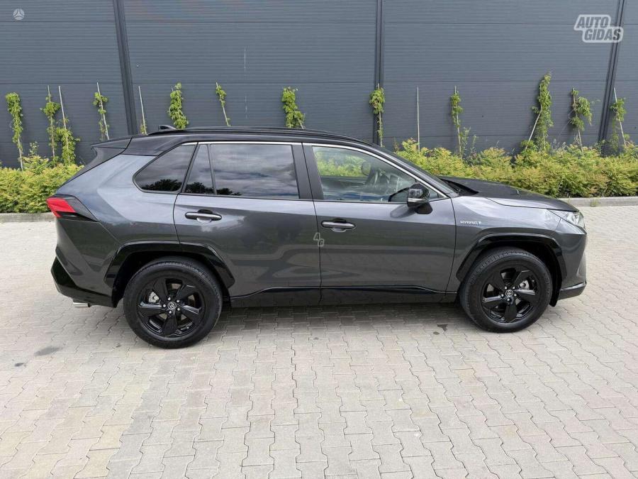Toyota RAV4 2019 in Vilnius, with an engine capacity of 2.50 L and mileage of 42 thousand km for 29300 €, photo 17 on AUTOMOTO.COM.LV