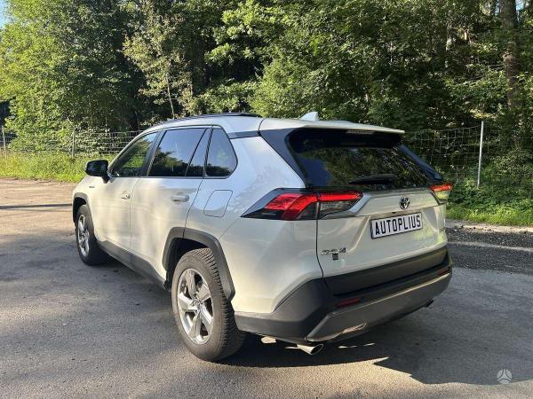 Toyota RAV4 2019 in Taurage, with an engine capacity of 2.49 L and mileage of 249 thousand km for 16400 €, photo 6 on AUTOMOTO.COM.LV