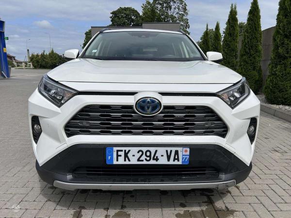 Toyota RAV4 2019 in Taurage, with an engine capacity of 2.49 L and mileage of 249 thousand km for 17900 €, photo 1 on AUTOMOTO.COM.LV