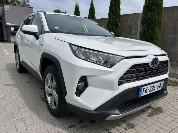 Toyota RAV4 2019 in Taurage, with an engine capacity of 2.49 L and mileage of 249 thousand km for 17900 €, photo 2 on AUTOMOTO.COM.LV