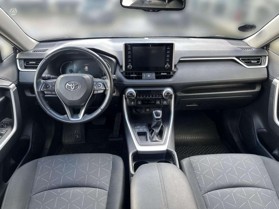 Toyota RAV4 2019 in Klaipeda, with an engine capacity of 2.00 L and mileage of 132 thousand km for 21900 €, photo 15 on AUTOMOTO.COM.LV