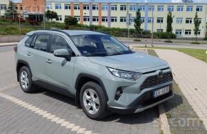 Toyota RAV4 2020 in Ogre, with an engine capacity of 2.00 L and mileage of 53 thousand km for 23500 €, photo 2 on AUTOMOTO.COM.LV