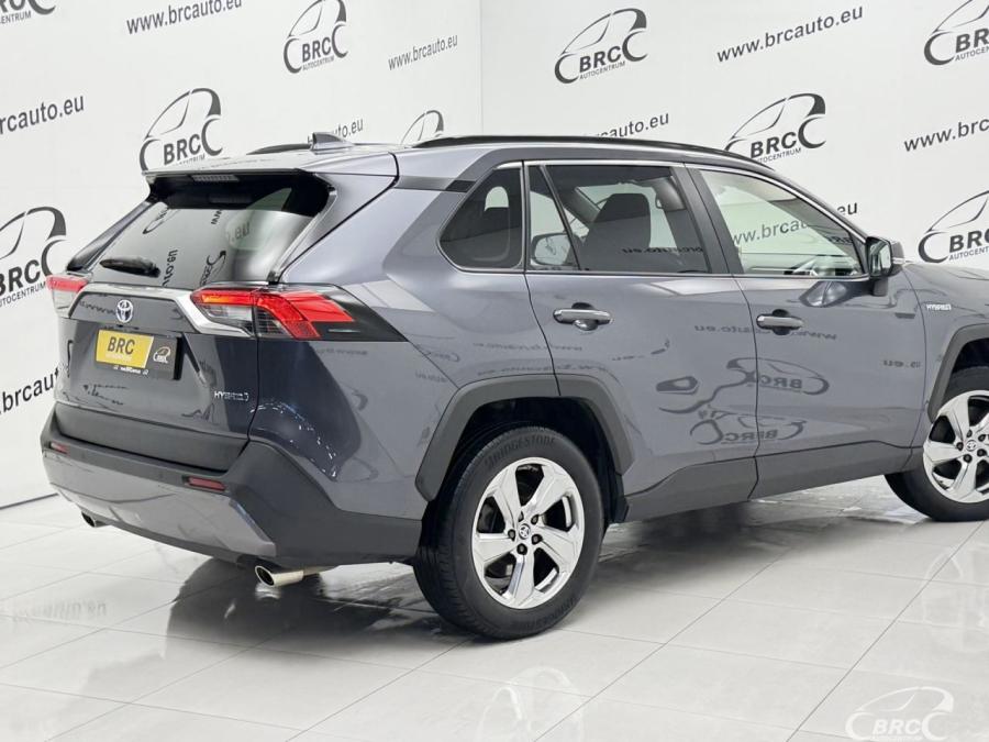Toyota RAV4 2020 in Vilnius, with an engine capacity of 2.49 L and mileage of 68 thousand km for 26900 €, photo 3 on AUTOMOTO.COM.LV