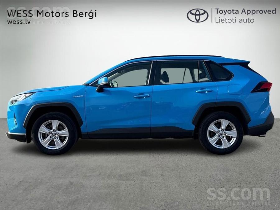 Toyota RAV4 2020 in Riga, with an engine capacity of 2.50 L and mileage of 132 thousand km for 24990 €, photo 4 on AUTOMOTO.COM.LV