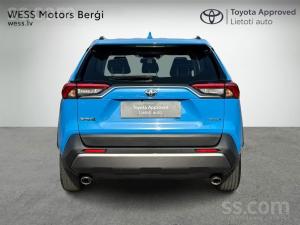 Toyota RAV4 2020 in Riga, with an engine capacity of 2.50 L and mileage of 132 thousand km for 24990 €, photo 5 on AUTOMOTO.COM.LV