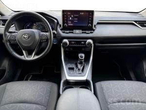 Toyota RAV4 2020 in Riga, with an engine capacity of 2.50 L and mileage of 132 thousand km for 24990 €, photo 9 on AUTOMOTO.COM.LV