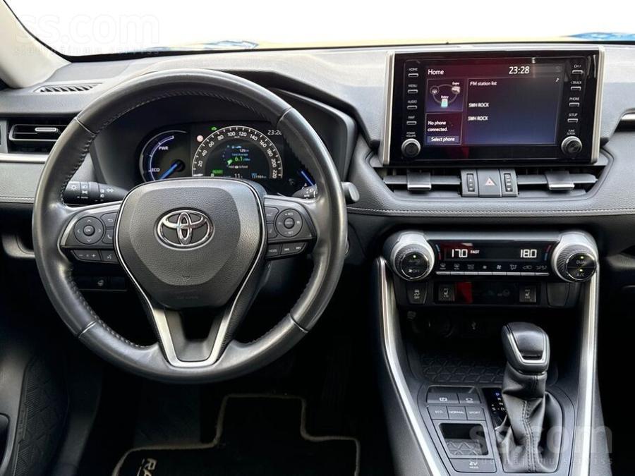 Toyota RAV4 2020 in Riga, with an engine capacity of 2.50 L and mileage of 132 thousand km for 24990 €, photo 10 on AUTOMOTO.COM.LV