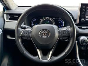 Toyota RAV4 2020 in Riga, with an engine capacity of 2.50 L and mileage of 132 thousand km for 24990 €, photo 13 on AUTOMOTO.COM.LV