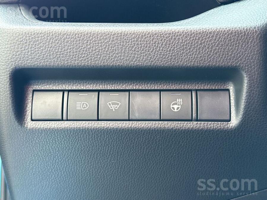 Toyota RAV4 2020 in Riga, with an engine capacity of 2.50 L and mileage of 132 thousand km for 24990 €, photo 21 on AUTOMOTO.COM.LV