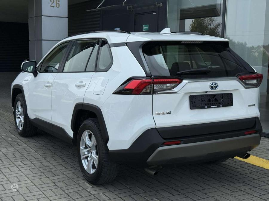 Toyota RAV4 2020 in Vilnius, with an engine capacity of 2.49 L and mileage of 84 thousand km for 24777 €, photo 5 on AUTOMOTO.COM.LV