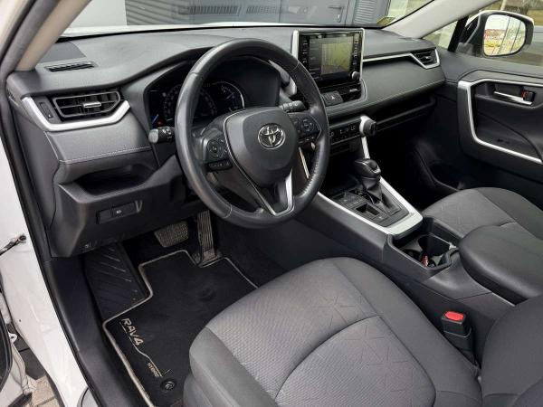 Toyota RAV4 2020 in Vilnius, with an engine capacity of 2.49 L and mileage of 84 thousand km for 24777 €, photo 9 on AUTOMOTO.COM.LV