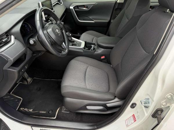 Toyota RAV4 2020 in Vilnius, with an engine capacity of 2.49 L and mileage of 84 thousand km for 24777 €, photo 10 on AUTOMOTO.COM.LV