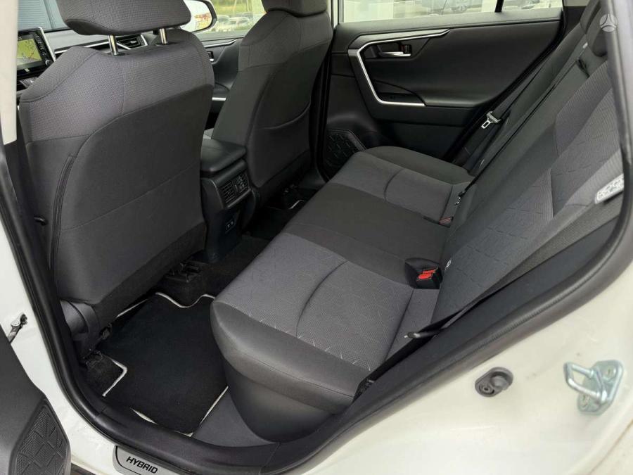 Toyota RAV4 2020 in Vilnius, with an engine capacity of 2.49 L and mileage of 84 thousand km for 24777 €, photo 13 on AUTOMOTO.COM.LV