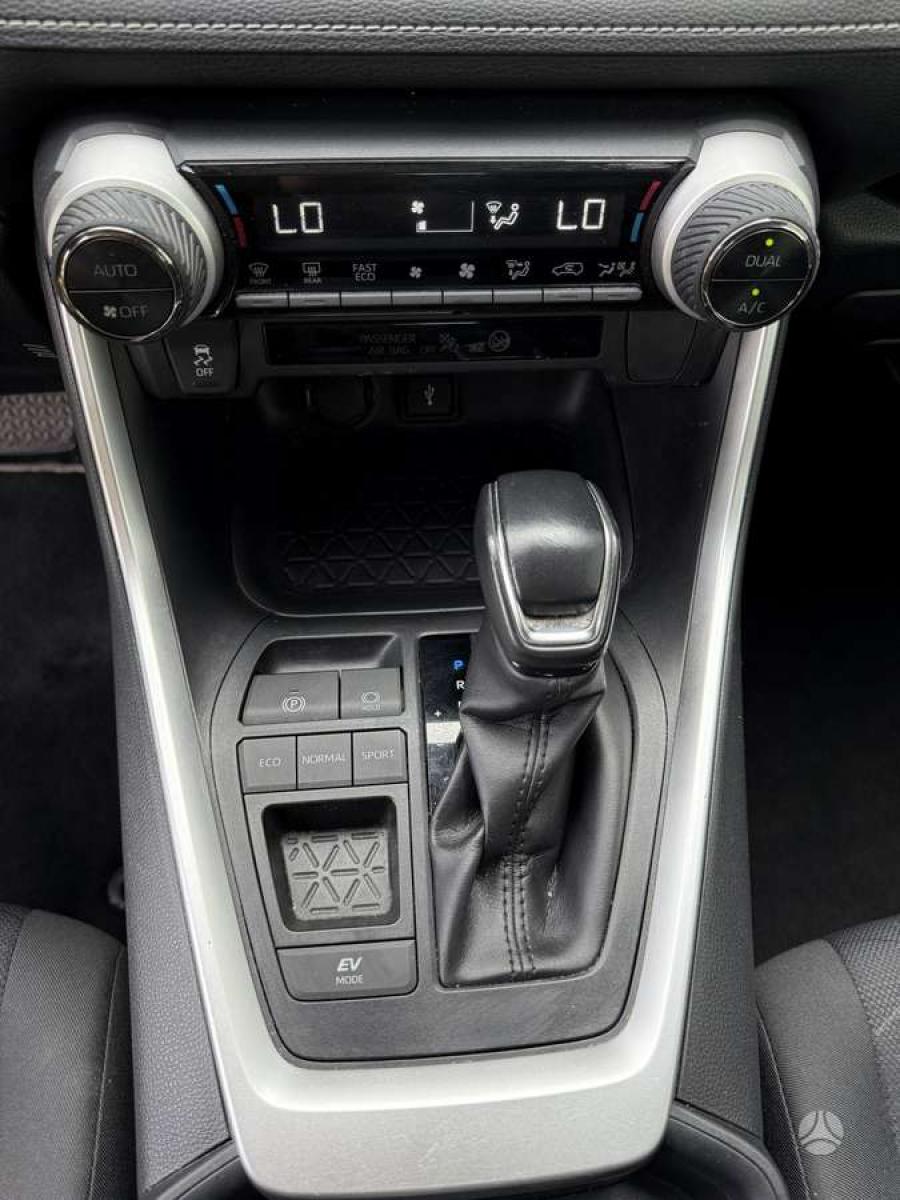 Toyota RAV4 2020 in Vilnius, with an engine capacity of 2.49 L and mileage of 84 thousand km for 24777 €, photo 15 on AUTOMOTO.COM.LV