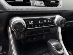 Toyota RAV4 2020 in Vilnius, with an engine capacity of 2.49 L and mileage of 84 thousand km for 24777 €, photo 21 on AUTOMOTO.COM.LV