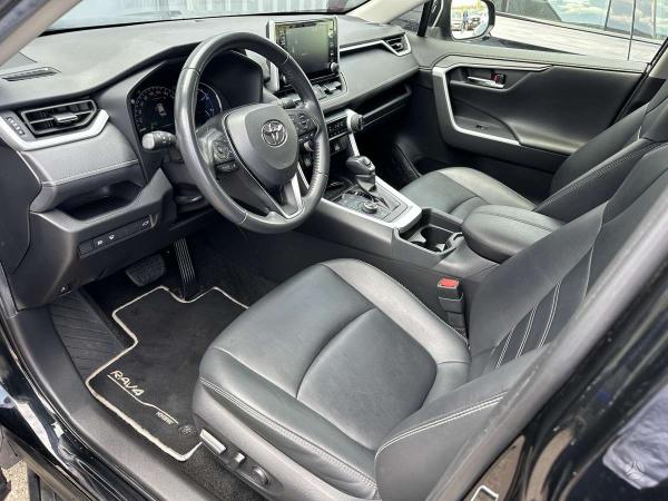 Toyota RAV4 2020 in Kaunas, with an engine capacity of 2.50 L and mileage of 156 thousand km for 26972 €, photo 9 on AUTOMOTO.COM.LV
