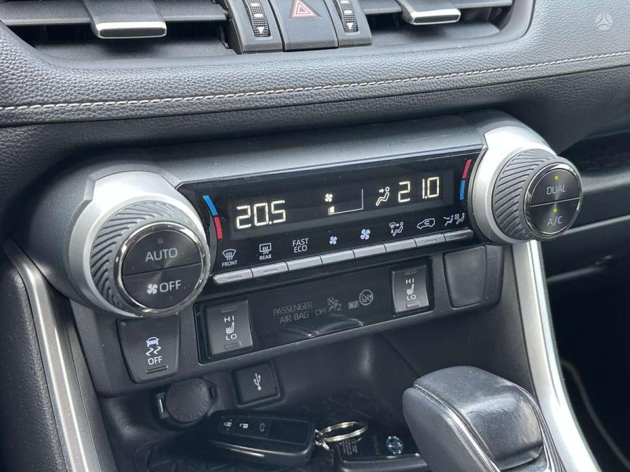 Тойота РАВ 4 2020 в Каунас, объемом двигателя 2.50 л и пробегом 156 тыс. км за 26972 €, фото 28 на AUTOMOTO.COM.LV