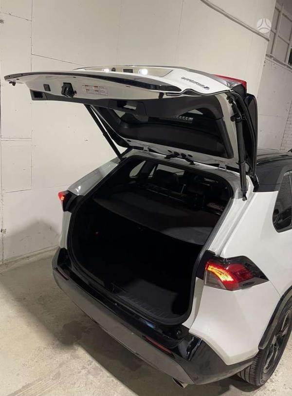 Toyota RAV4 2020 in Klaipeda, with an engine capacity of 0.00 L and mileage of 168 thousand km for 23999 €, photo 5 on AUTOMOTO.COM.LV