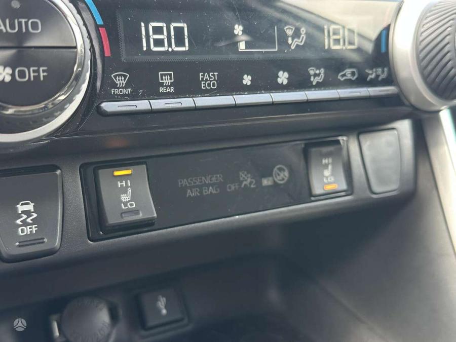 Тойота РАВ 4 2020 в Каунас, объемом двигателя 2.50 л и пробегом 105 тыс. км за 27771 €, фото 27 на AUTOMOTO.COM.LV