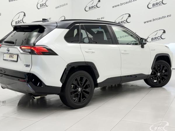 Toyota RAV4 2021 in Vilnius, with an engine capacity of 2.49 L and mileage of 44 thousand km for 28900 €, photo 3 on AUTOMOTO.COM.LV