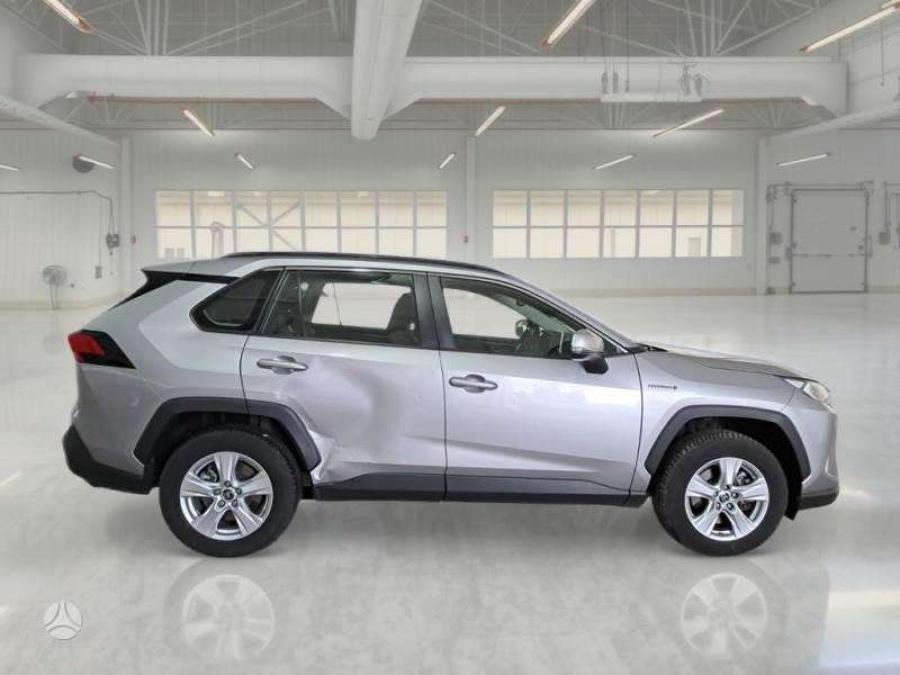 Toyota RAV4 2021 in Kaunas, with an engine capacity of 2.49 L and mileage of 210 thousand km for 17908 €, photo 3 on AUTOMOTO.COM.LV