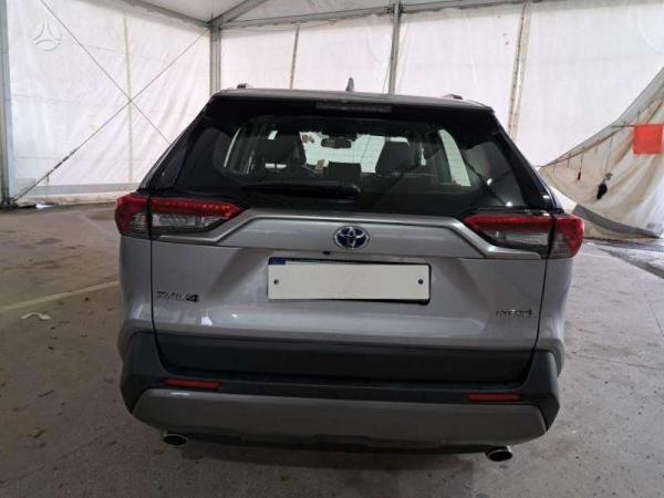 Toyota RAV4 2021 in Kaunas, with an engine capacity of 2.49 L and mileage of 210 thousand km for 17908 €, photo 6 on AUTOMOTO.COM.LV