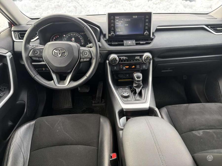 Toyota RAV4 2021 in Klaipeda, with an engine capacity of 2.00 L and mileage of 83 thousand km for 25991 €, photo 12 on AUTOMOTO.COM.LV